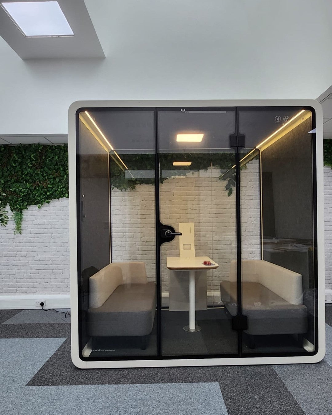 PrivacyPod | 4 Person Acoustic Office Pod | Soundproof Meeting Room